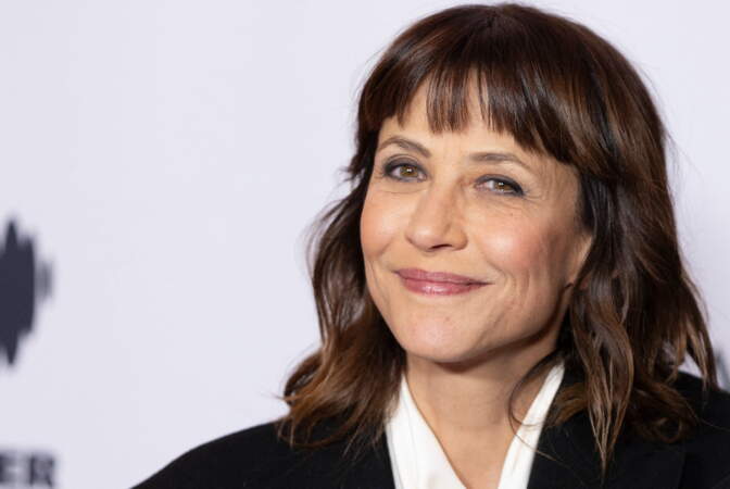 Sophie Marceau éblouissante à l'avant-première de LOL 2.0, de Lisa ...